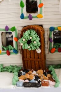 Gingerbread Cottage - The Cake Chica