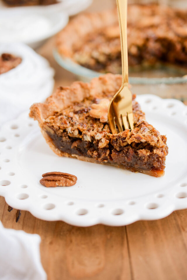Classic Pecan Pie - The Cake Chica