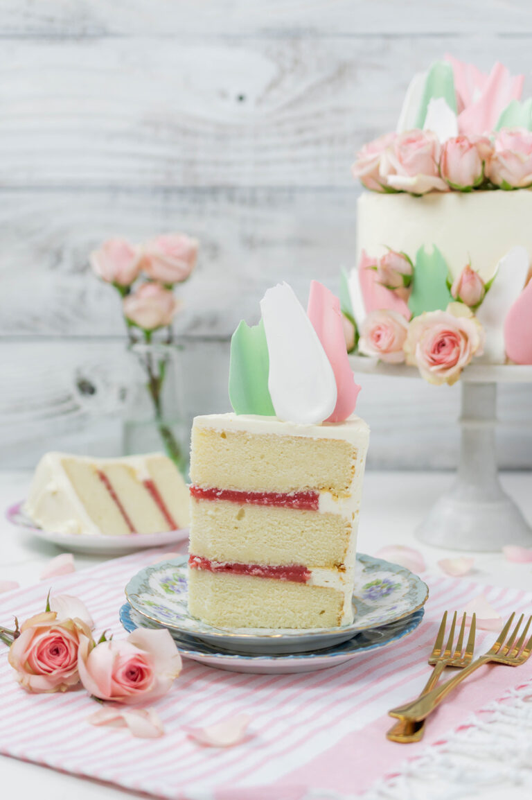 Blooms and Brushstrokes: Vanilla Strawberry Cake - The Cake Chica